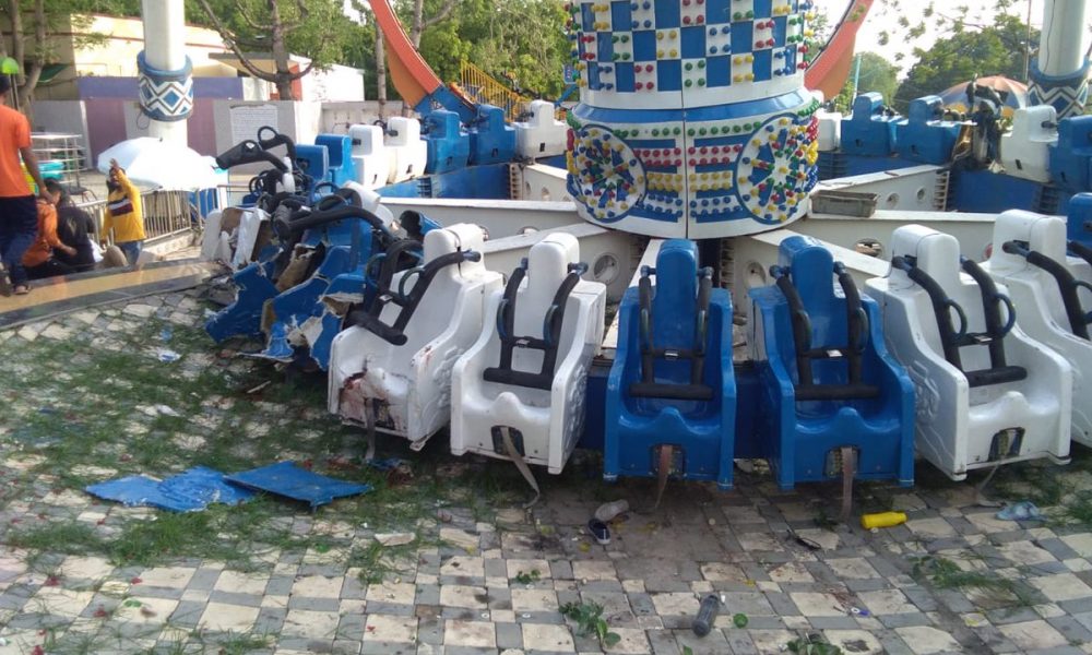 Roller coaster ride crashes at Ahmedabad, three dead | IndSamachar